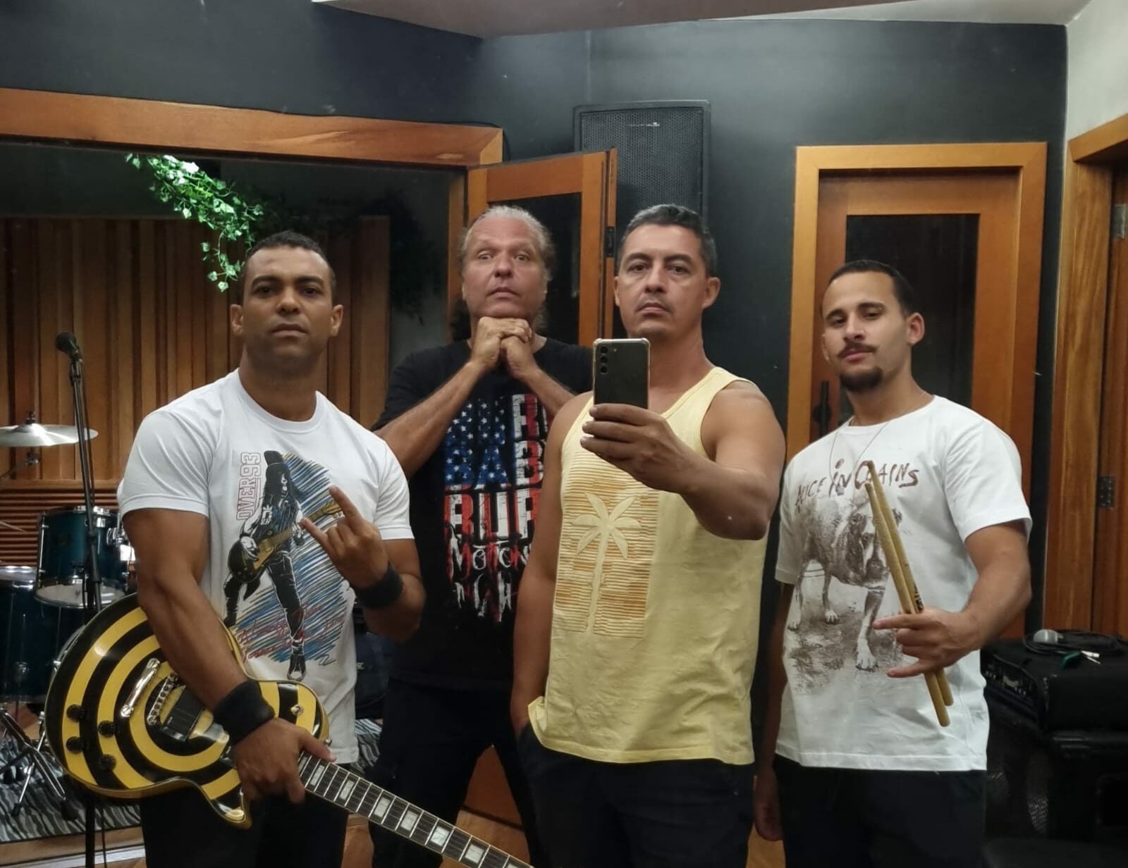 TRITON ROCK BAND: eleita como “Melhor banda de Rock de Três Rios” || MS ...